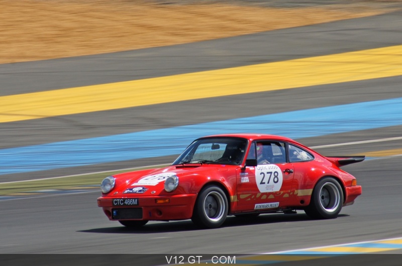 Porsche 911 Carrera 3.0 RSR rouge 3/4 avant gauche filé / Tour Auto ...