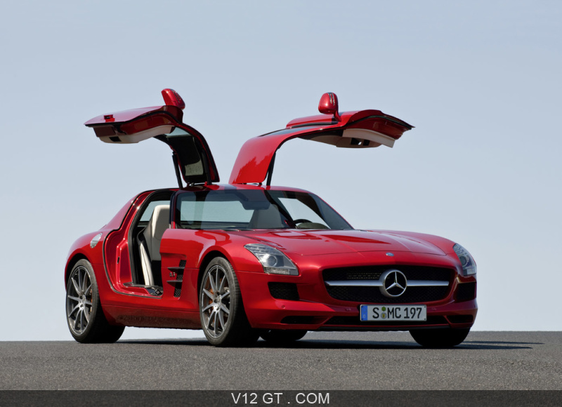 Mercedes SLS AMG rouge 3/4 avant droit portes ouvertes / AMG / Photos ...