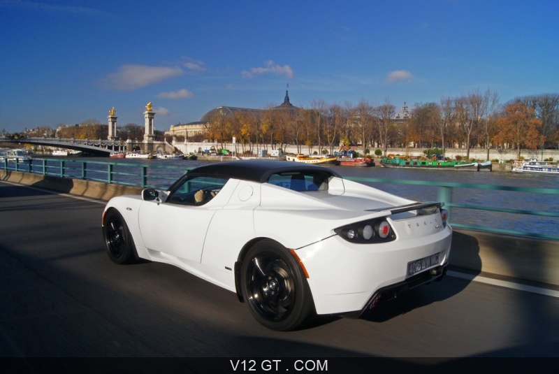 Tesla Roadster Sport blanc 3/4 arrière gauche travelling / Tesla ...