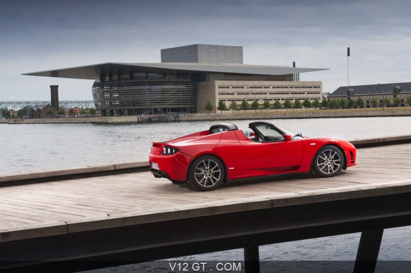 Tesla Roadster Sport rouge 3/4 arrière droit penché / Tesla / Photos GT ...