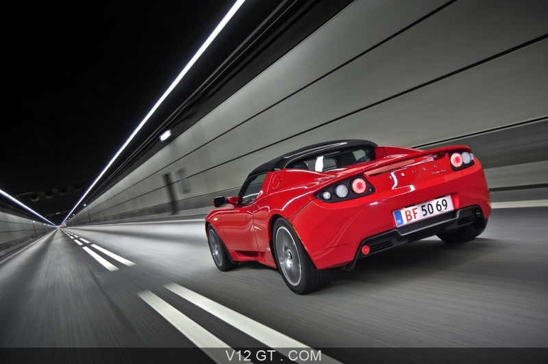 Tesla Roadster Sport rouge 3/4 arrière gauche travelling penché / Tesla ...