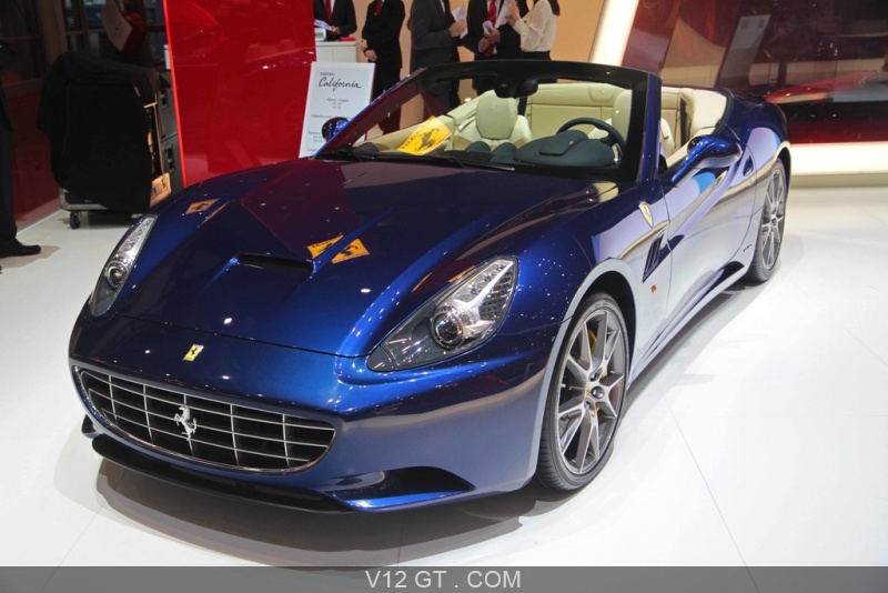 Ferrari California bleu 3/4 avant gauche / Salon de Genève 2011 ...