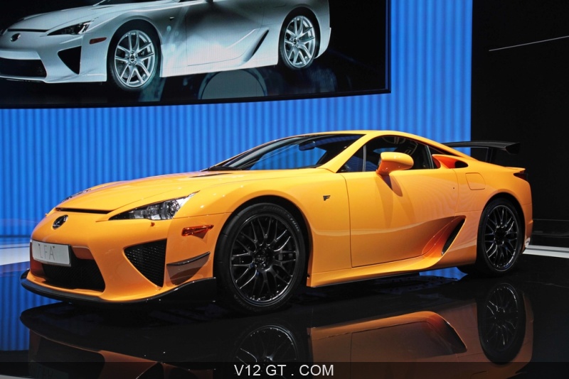 Lexus LF-A Nurburgring Edition orange 3/4 avant gauche / Salon de ...