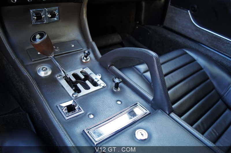 Lamborghini Miura S vert console centrale / Lamborghini / Photos ...