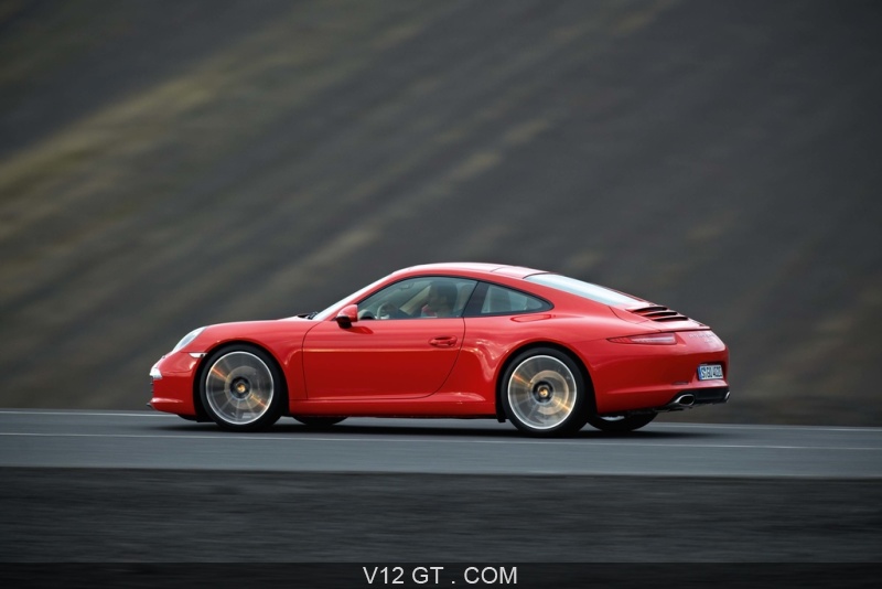 Porsche 991 Carrera rouge 3/4 arrière gauche filé / Porsche / Photos GT ...