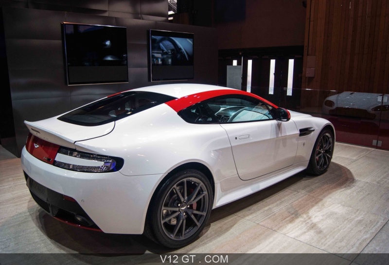 Aston Martin V8 Vantage N430 blanc 3/4 arrière droit / Mondial de l ...